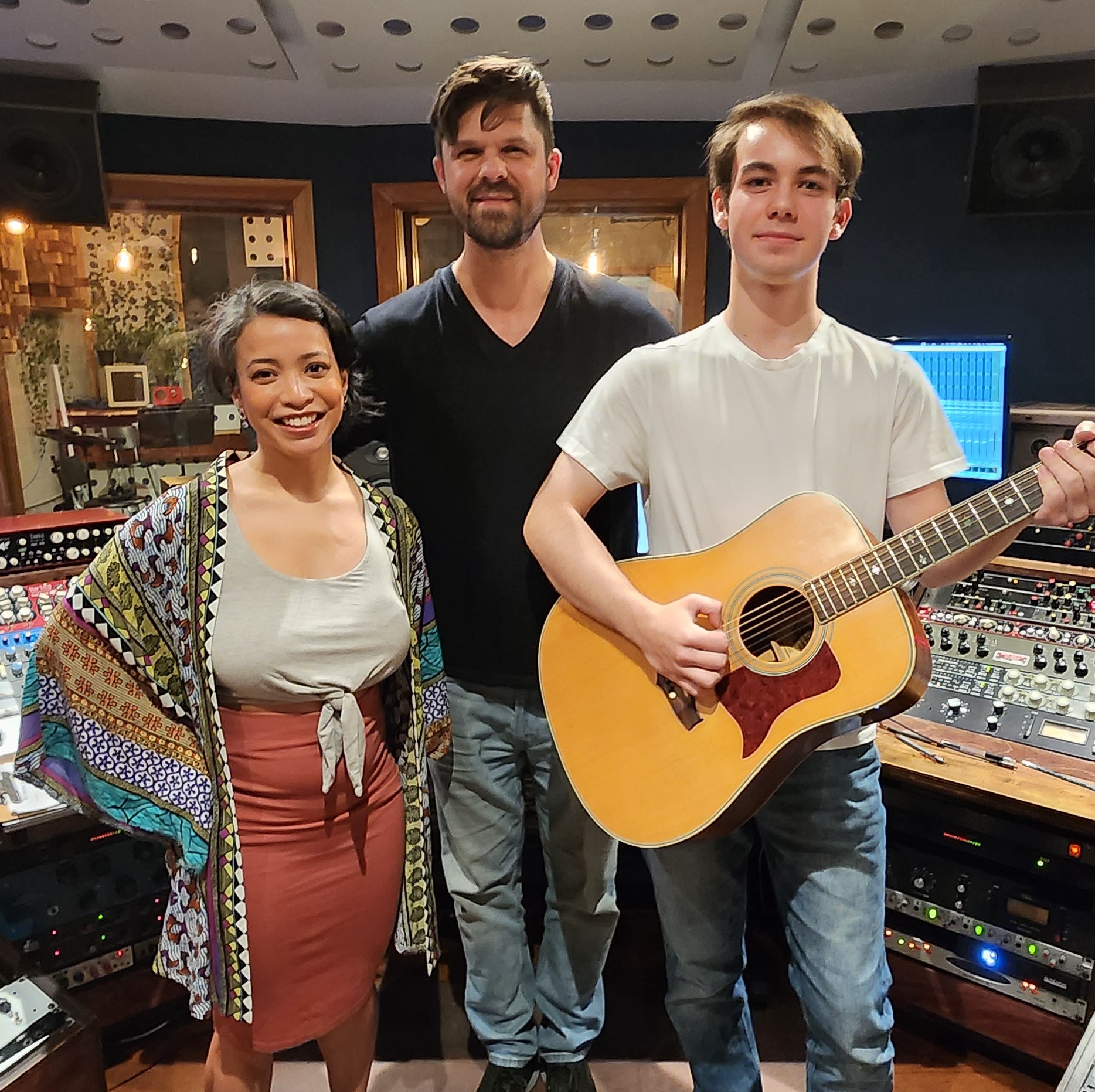 Discover Highet: The Father-Son Duo with a Fresh Sound - LT1KF